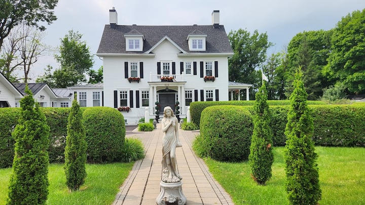 Maison Ancestrale Bord De L'eau - Beloeil