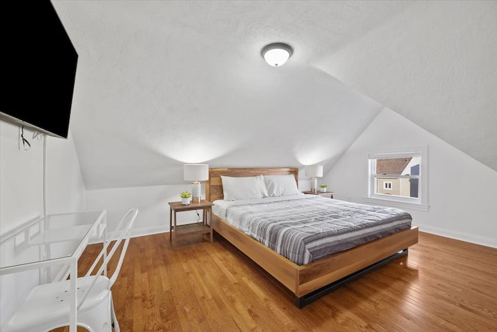 Bloomfield - Room W/ King Bed @V - Pittsburgh, PA