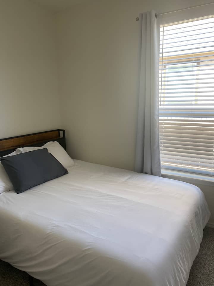 Comfortable Room In A Quiet & New Home - Austin, TX