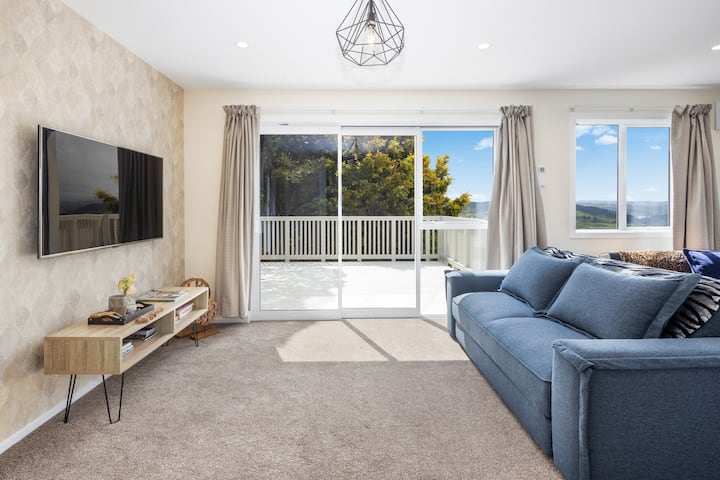 Stunning View, Privacy, Close To Ferry & Brand-new - Wellington
