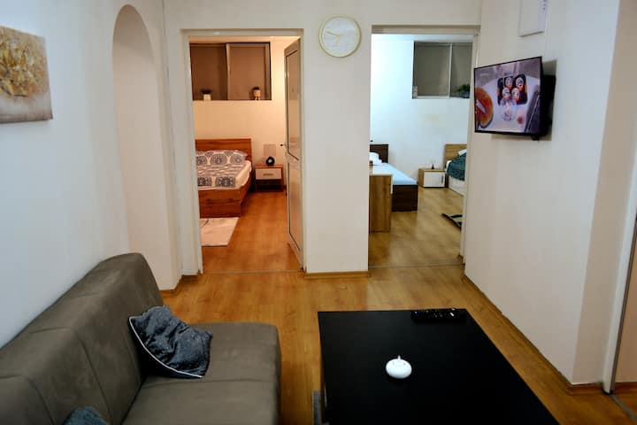 New Central Basement Home, 7 Beds - Sofía