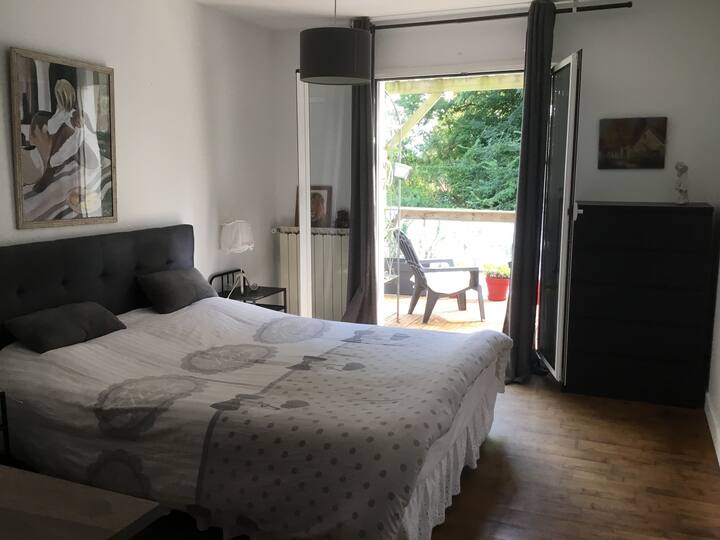 Chambre Chez L ‘Habitant Salle D Eau Et Wc Privé - Biarritz