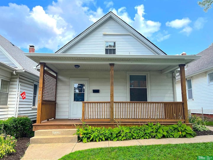 Little Bohemia Airbnb - Council Bluffs, IA