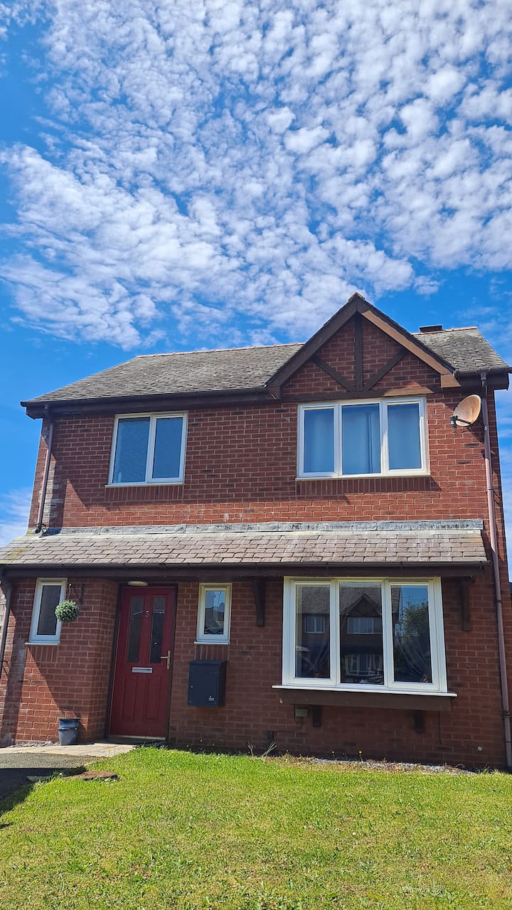 Modern Town House, On The Edge Of Caernarfon. - Caernarfon