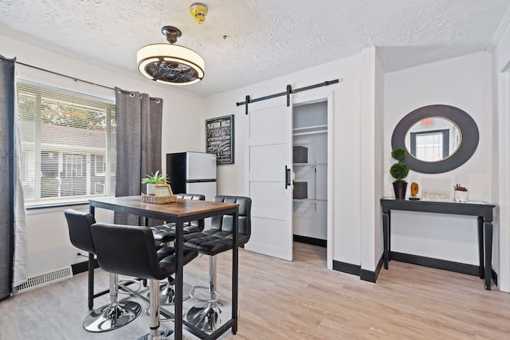 Cozy Studio Apartment - Close To It All! - Indiana