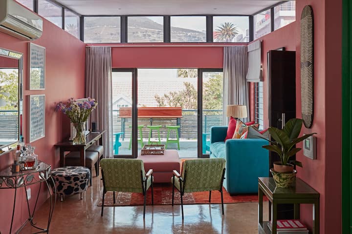 Flamingo House | Prime Location - Camps Bay