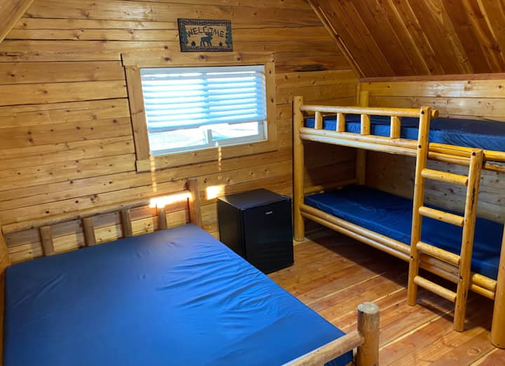 Rustic Bur Oak Cabin K08 - Laramie, WY