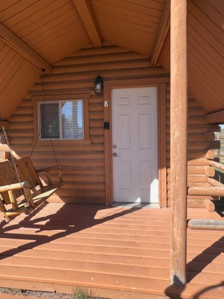 Rustic Bur Oak Cabin K08 - Laramie, WY