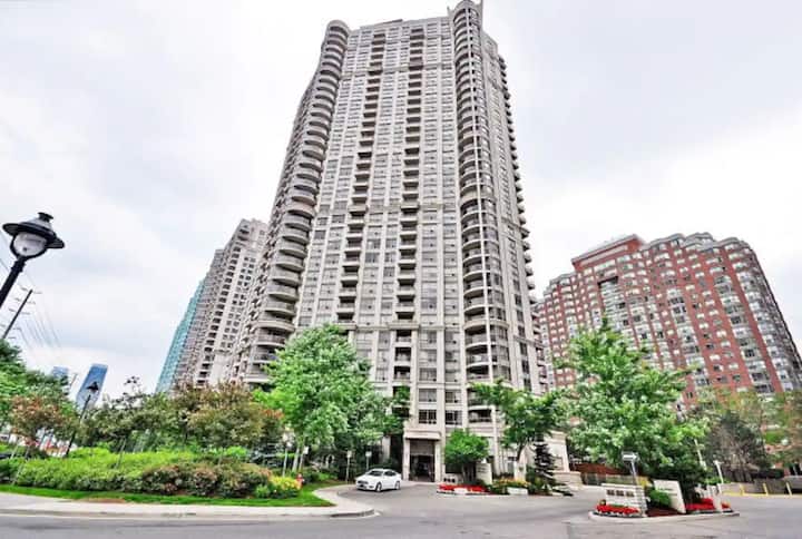 Centre Of Mississauga Exec Condo
By Super Guy - Mississauga