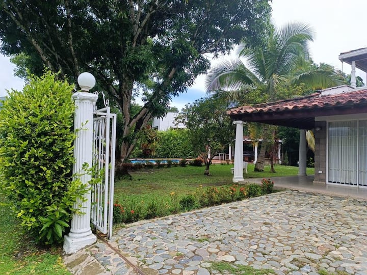 Finca Con Piscina Privada - San Jerónimo