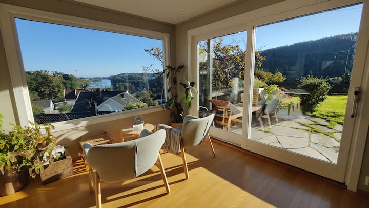 Stor Enebolig Med Hage. 2-3 Familier - Kristiansand