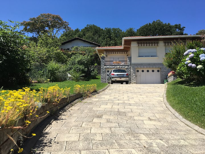 T2 De 30 M2  Dans Maison - Ciboure