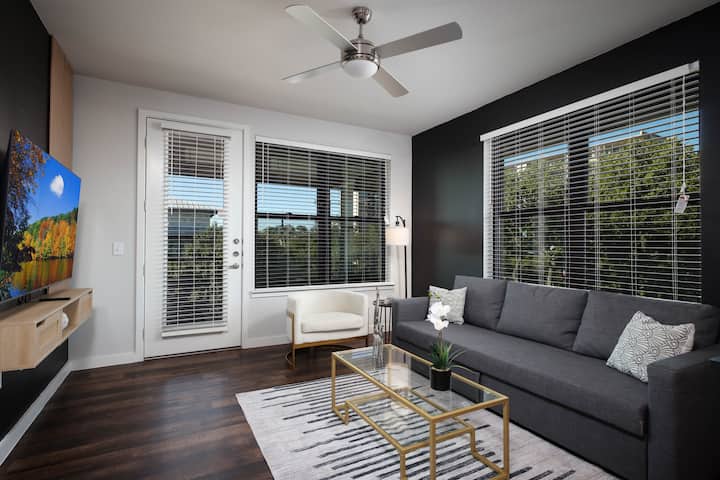 Cozy 2br W/ Pool, Gym Near Rvrwalk, Dome, Conv Ctr - 