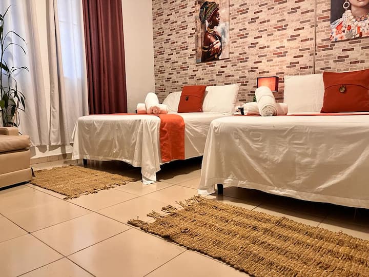 Family Private Bathroom / 2 Beds - Panama City