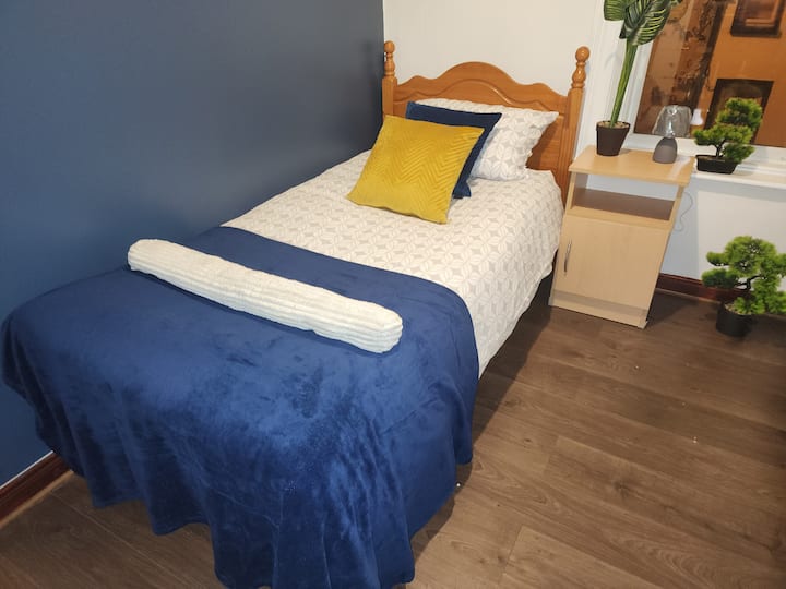 Town Centre Location Bedroom! - Drogheda