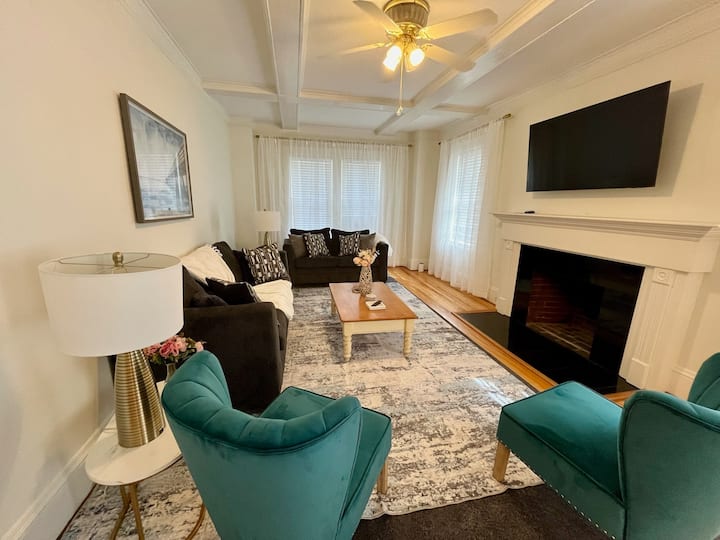 Worcester West Side Rental Home - ウースター, MA