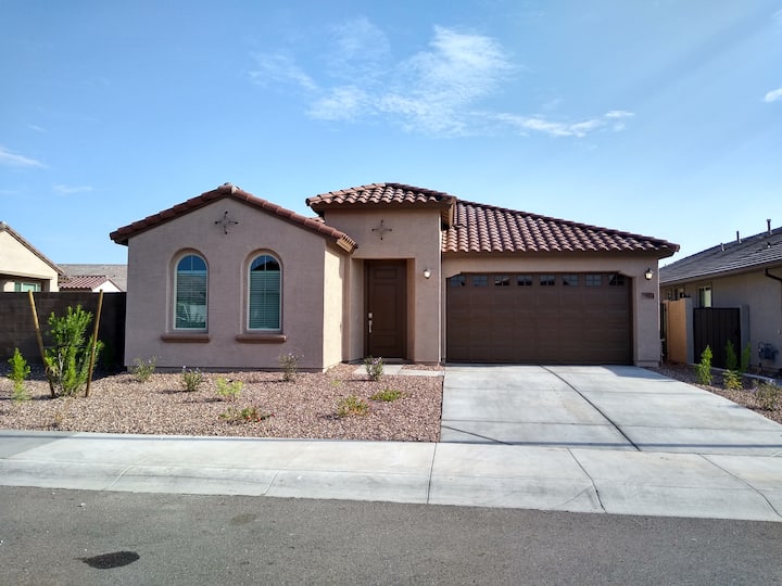 Large Home In Litchfield Park - 巴克艾
