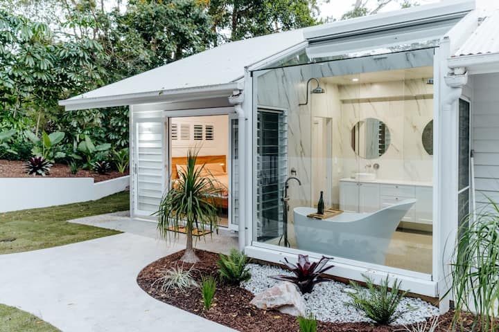 Luxe Bush Cottage: Sauna-spa-stargazing Bathtub - Nambour