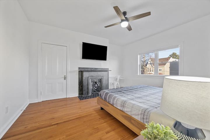 Bloomfield/shadyside Spacious Room W/king Bed @J - Pittsburgh, PA