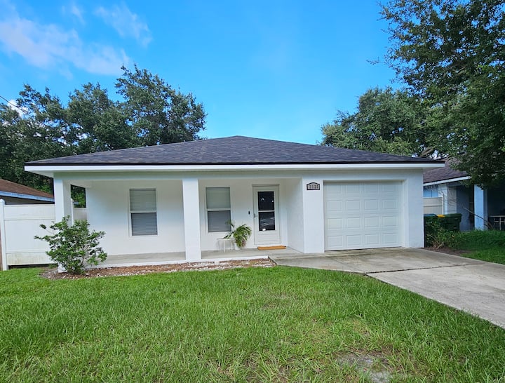 Central Location - Sarasota, FL