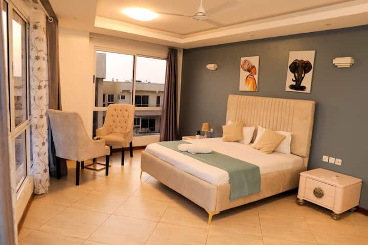 Executive 4 Bed, Seaview Apt (Pool, Fast Wi-fi) - Mombasa