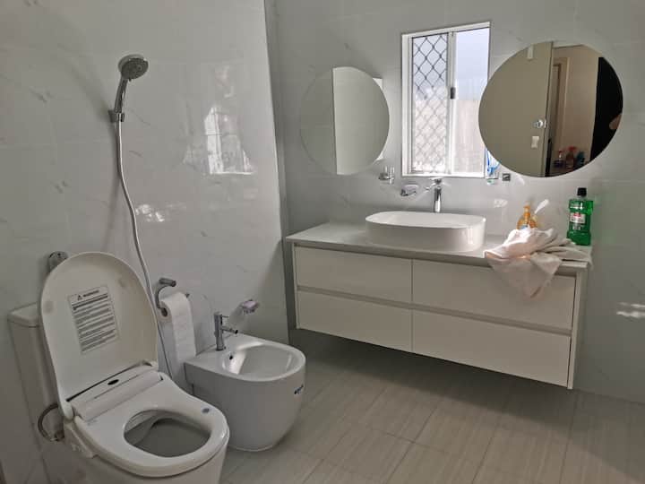 North Perth Three Bedroom, Available 1,2 Bedroom - Perth