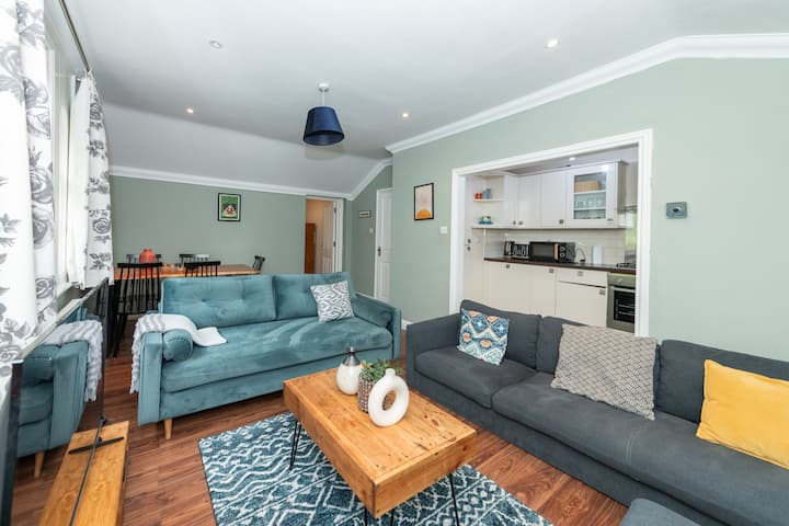 Charming Victorian Flat Modern Amenities Parking - Wokingham