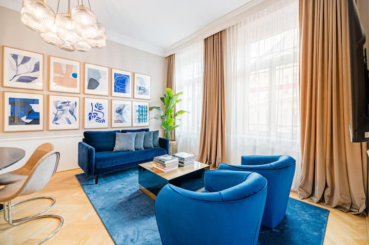 Luxus Fast Lau Wegen Baustelle Im Haus - Wien