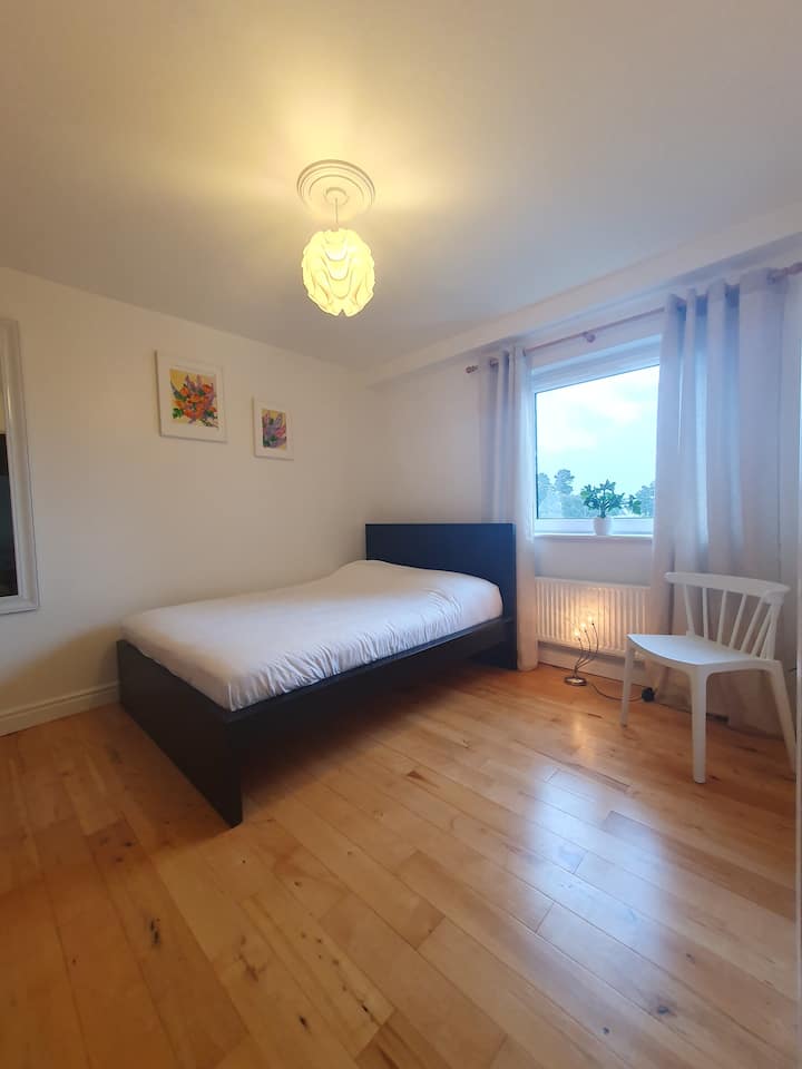 Spacious Room In Aikens Village - ダン・レアレ
