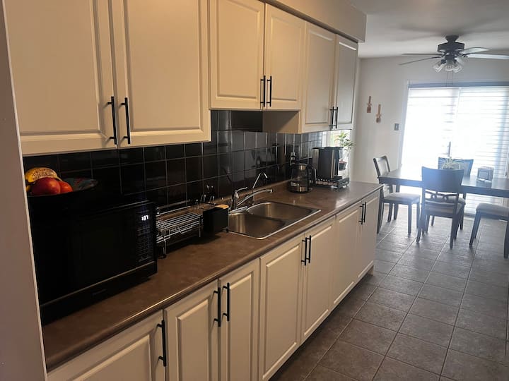 3 Bedroom Town Home - Brampton