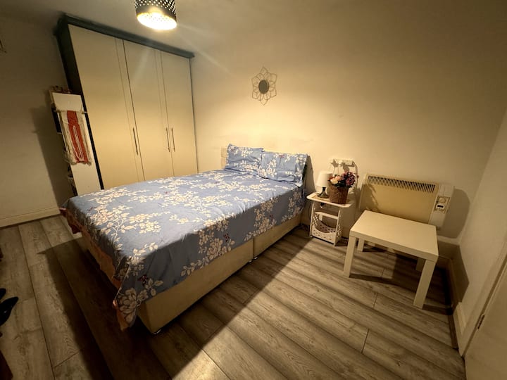 Cozy Room -Prime Location - Dublin