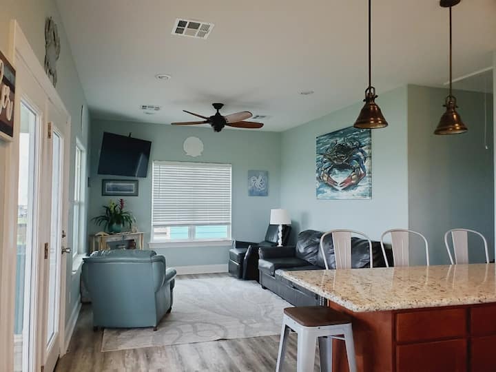 Charming 3-bedroom House - Holly Beach, Cameron