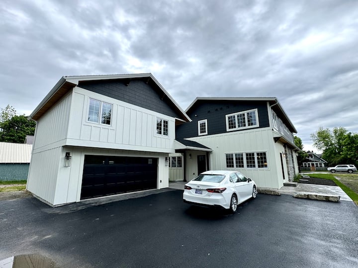 New Built Guesthouse. - Whitefish Lake State Park, Whitefish