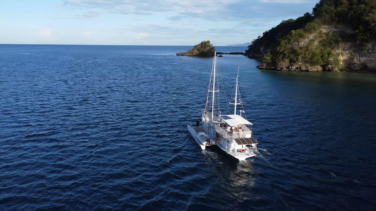 Private Room in Yacht with Fantastic Sunset Views - Houseboats for Rent ...