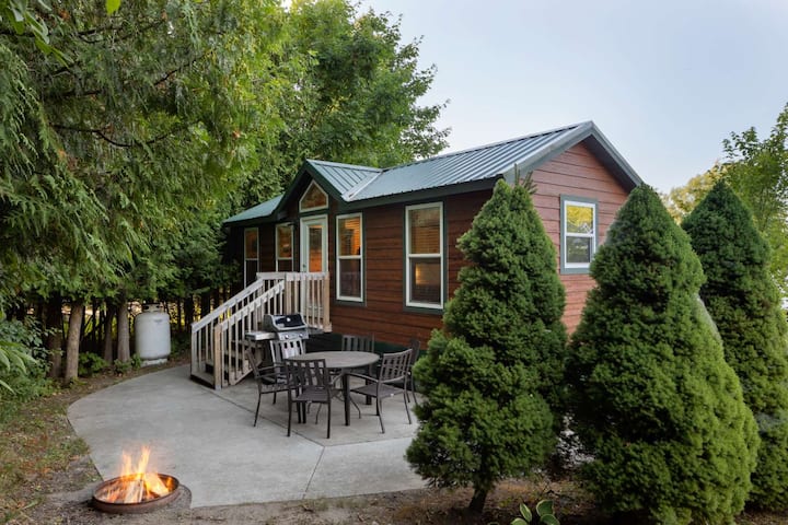 Rustic Vibes: Camping Cabin - Petoskey, MI