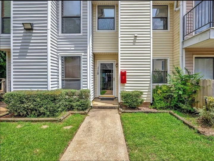 Charming Townhome - Close To Sfa - Nacogdoches, TX