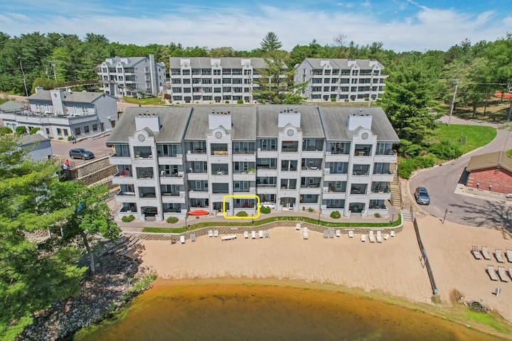 Sandy Toes At Lighthouse Cove - Lake Delton, WI
