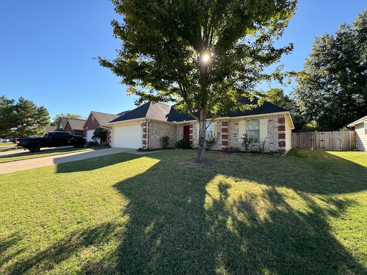 Lovely Home - Broken Arrow, OK