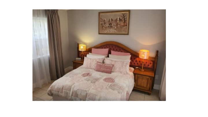 Bushman's Retreat - Kenton-on-Sea