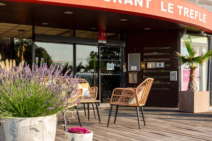 Le Trèfle : Hôtel Restaurant - Cugnaux