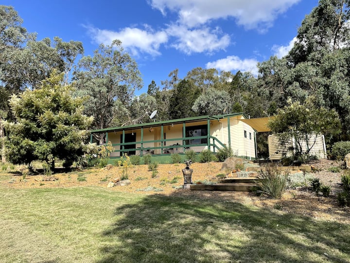 Green Tree Cottage: Rural Serenity Near Town - Mudgee