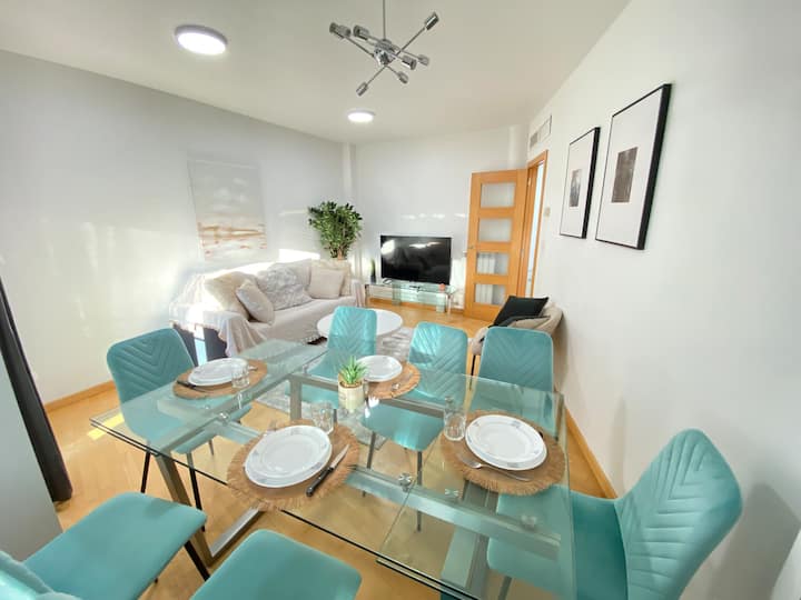 Chic Riverside Apartment -Terrace & Iconic Views - Zaragoza