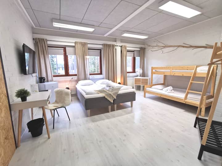 Hostellihuone 4 Hh, Jaettu Wc, Sisältää Aamiaisen - Kuusamo