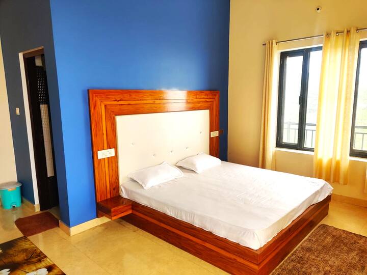 Deluxe Room Jaitak Resort - Renuka Ji