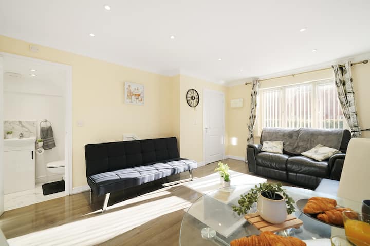 3br 5bed | 3 Bath | Parkingx2 | Warner Bros 18 Min - Beaconsfield, UK