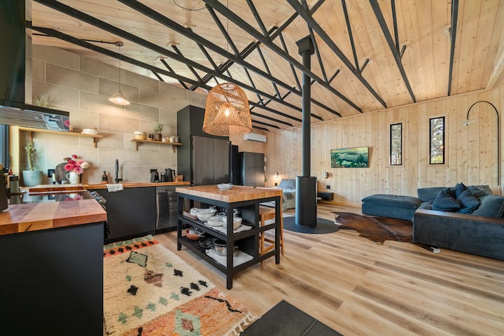 The Colbee Cabin - Prince Edward