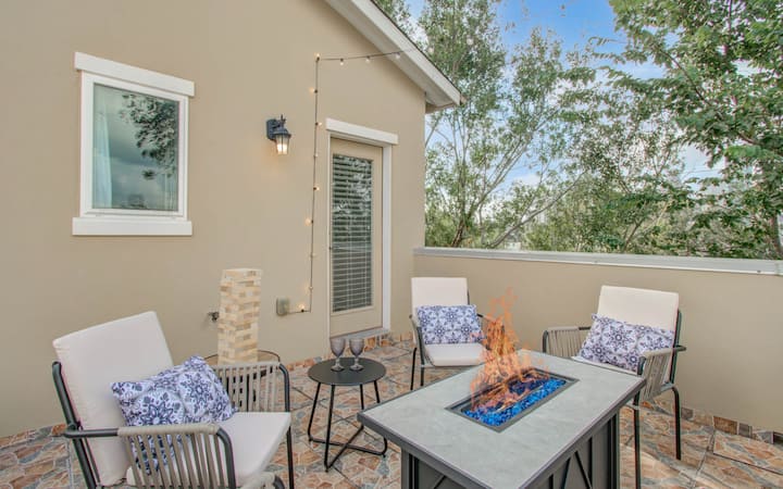 Retreat 5 Min From Downtown Houston |4b W/rooftop - Houston, TX