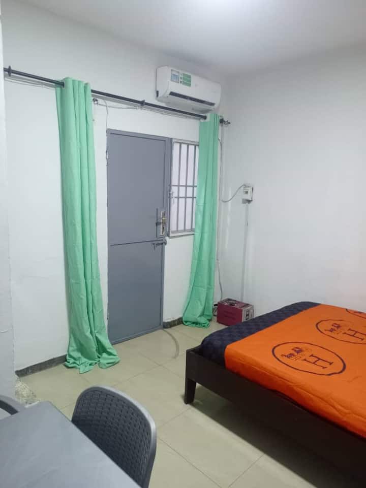 Chambre Climatisée + Toilette - Kinshasa