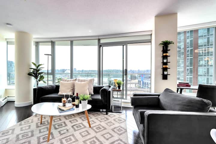 Cozy Downtown 3br Suite (Pool/hottub+sauna+gym) - Vancouver