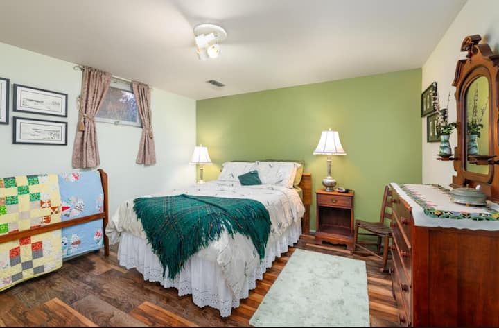 Creston Cozy 1-bedroom Retreat - Creston